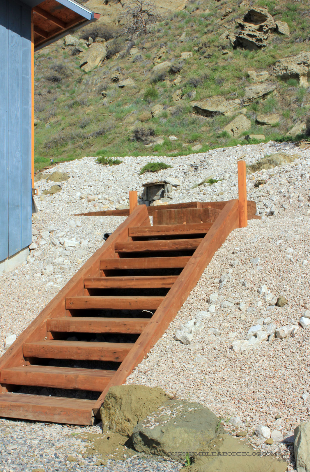 Wooden-Steps-to-Back-YArd