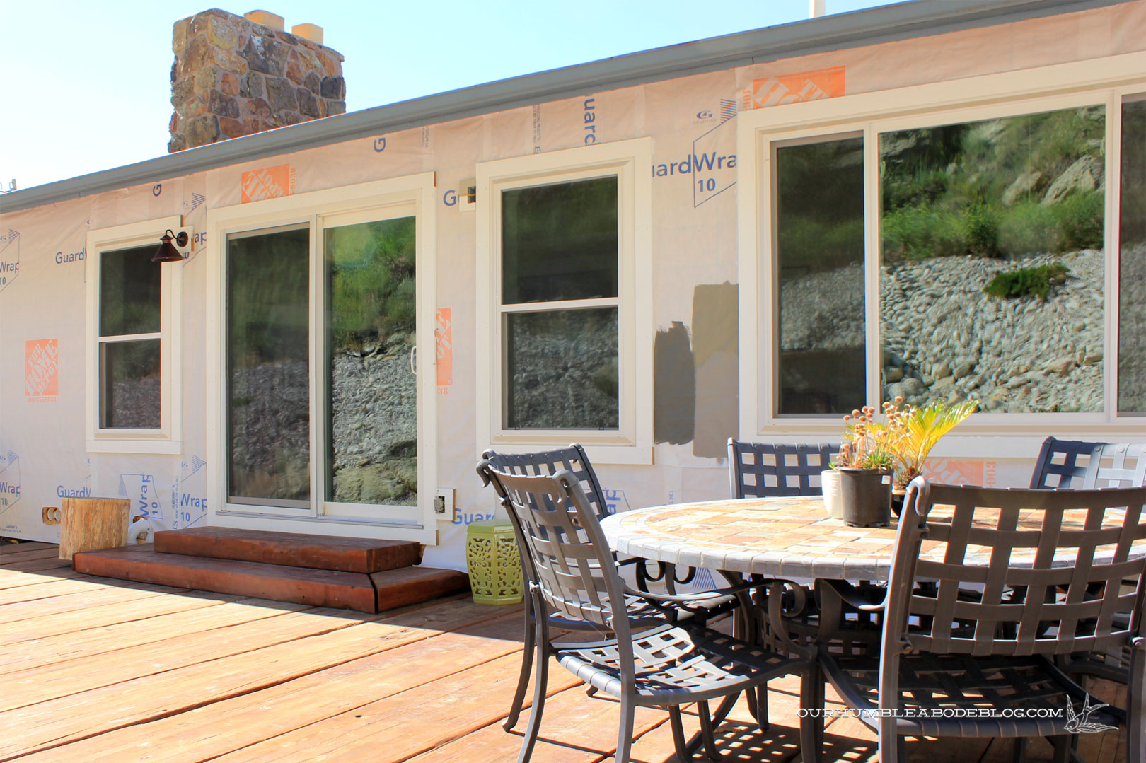 Back-of-House-with-White-Wrap-Around-Windows