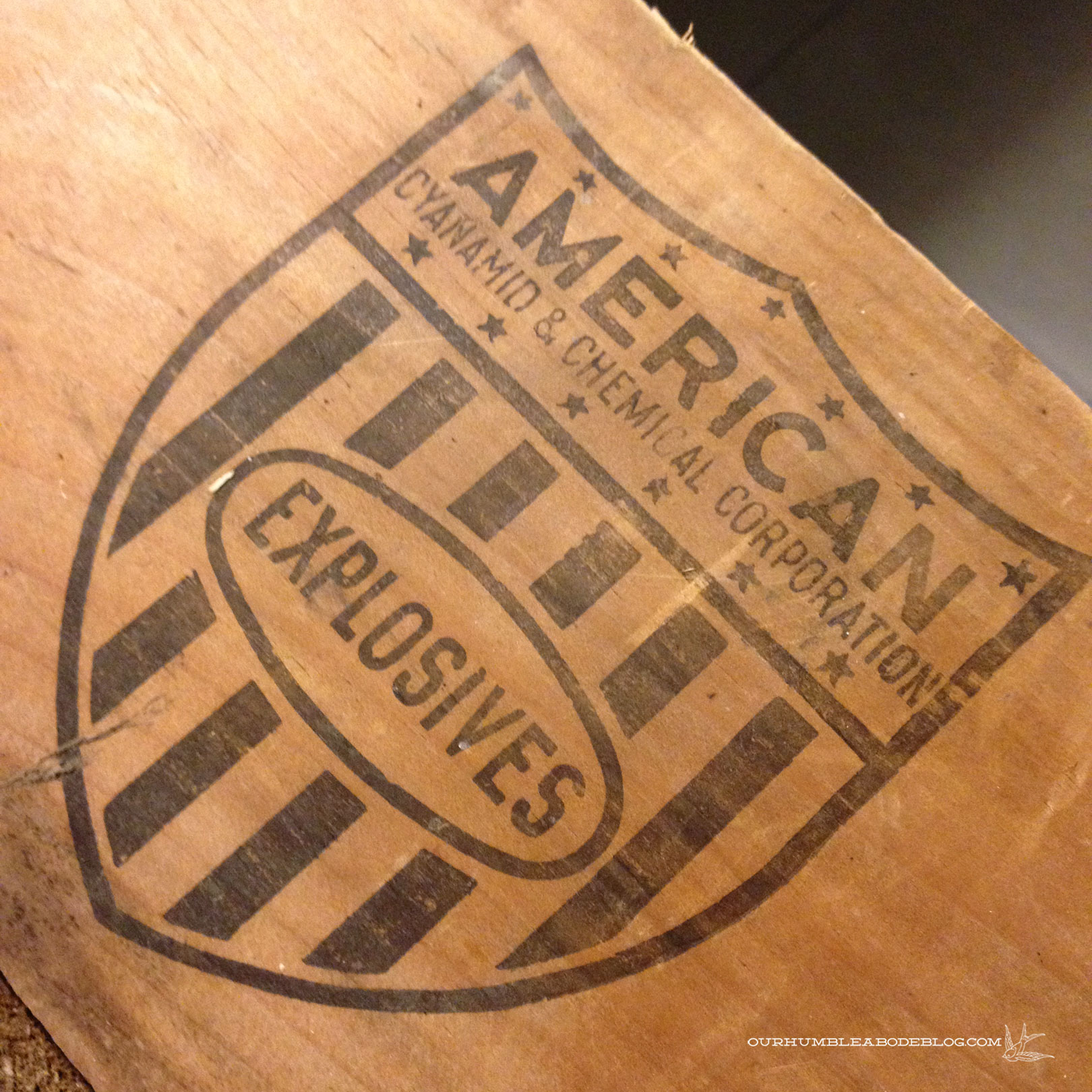 Vintage-Wood-Crate-Seal-Detail