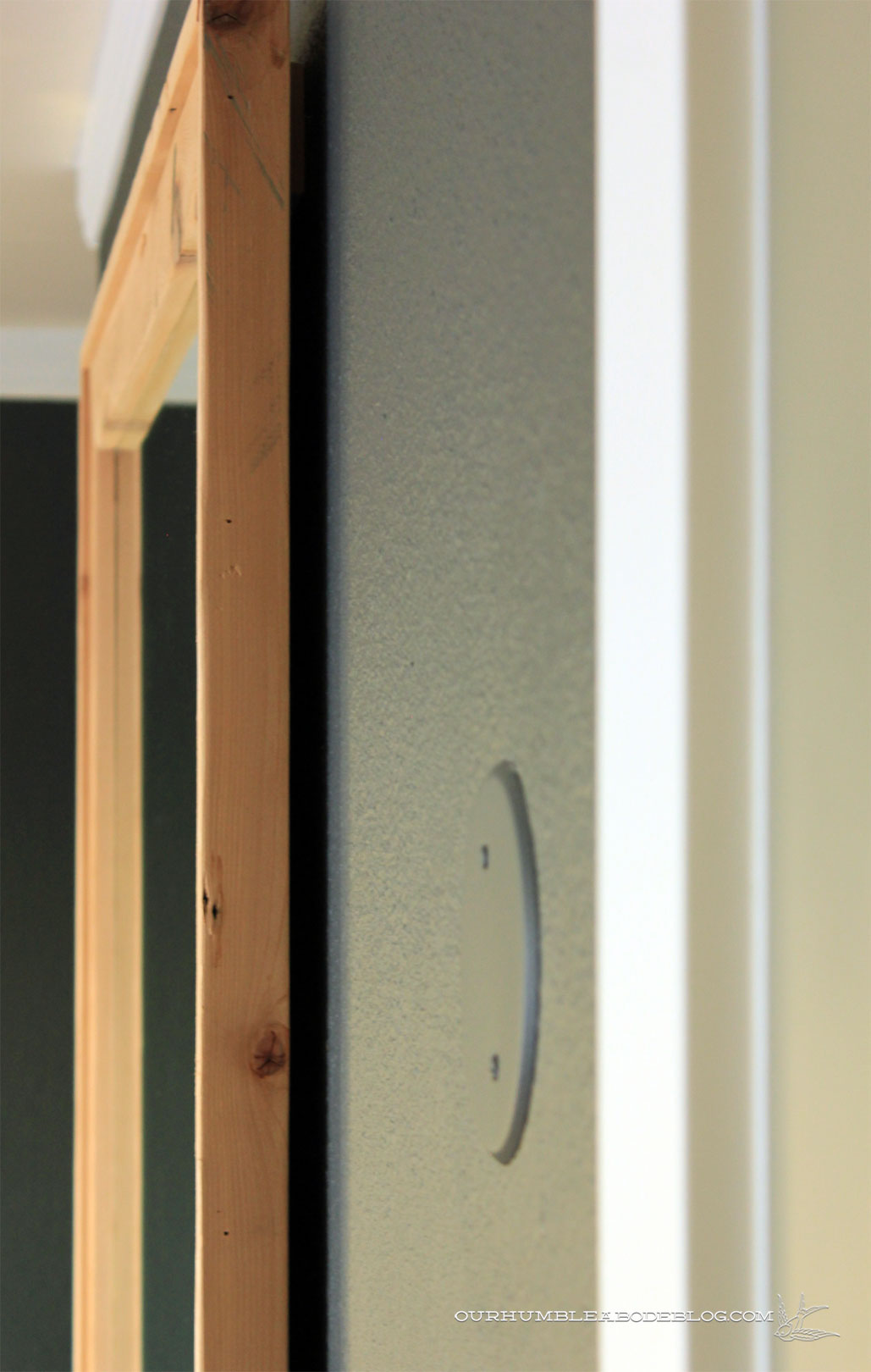 Framed-Wall-Mirror-Gap