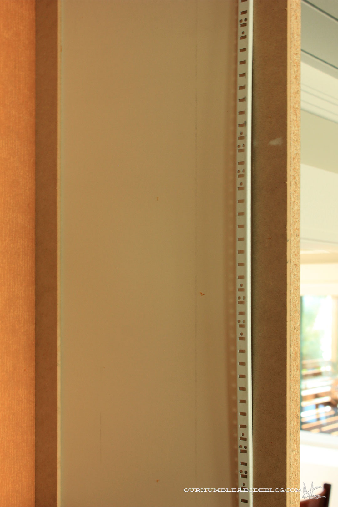 Built-in-Hutch-Recessed-Track