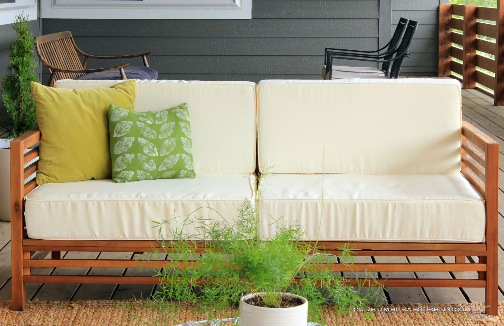 A Deck Makeover & Cozy Outdoor Lounge Area